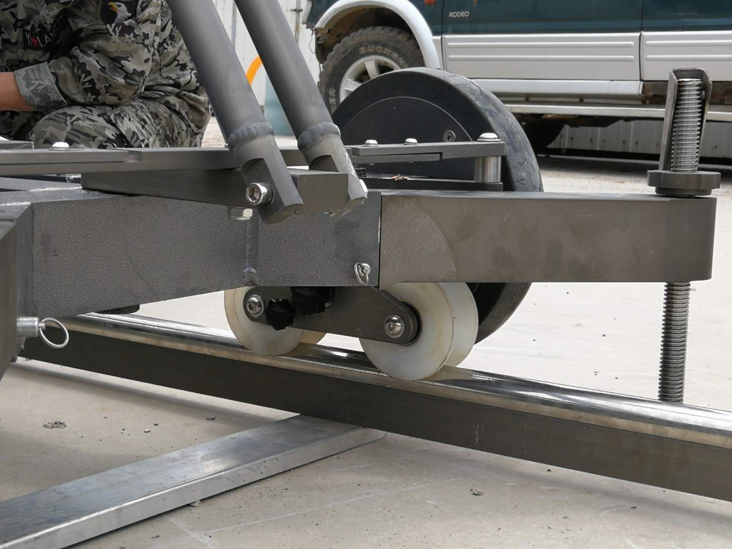 dolly with track wheels – virtuecrane